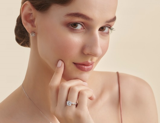 Top 5 Benefits of Oval Solitaire Engagement Rings